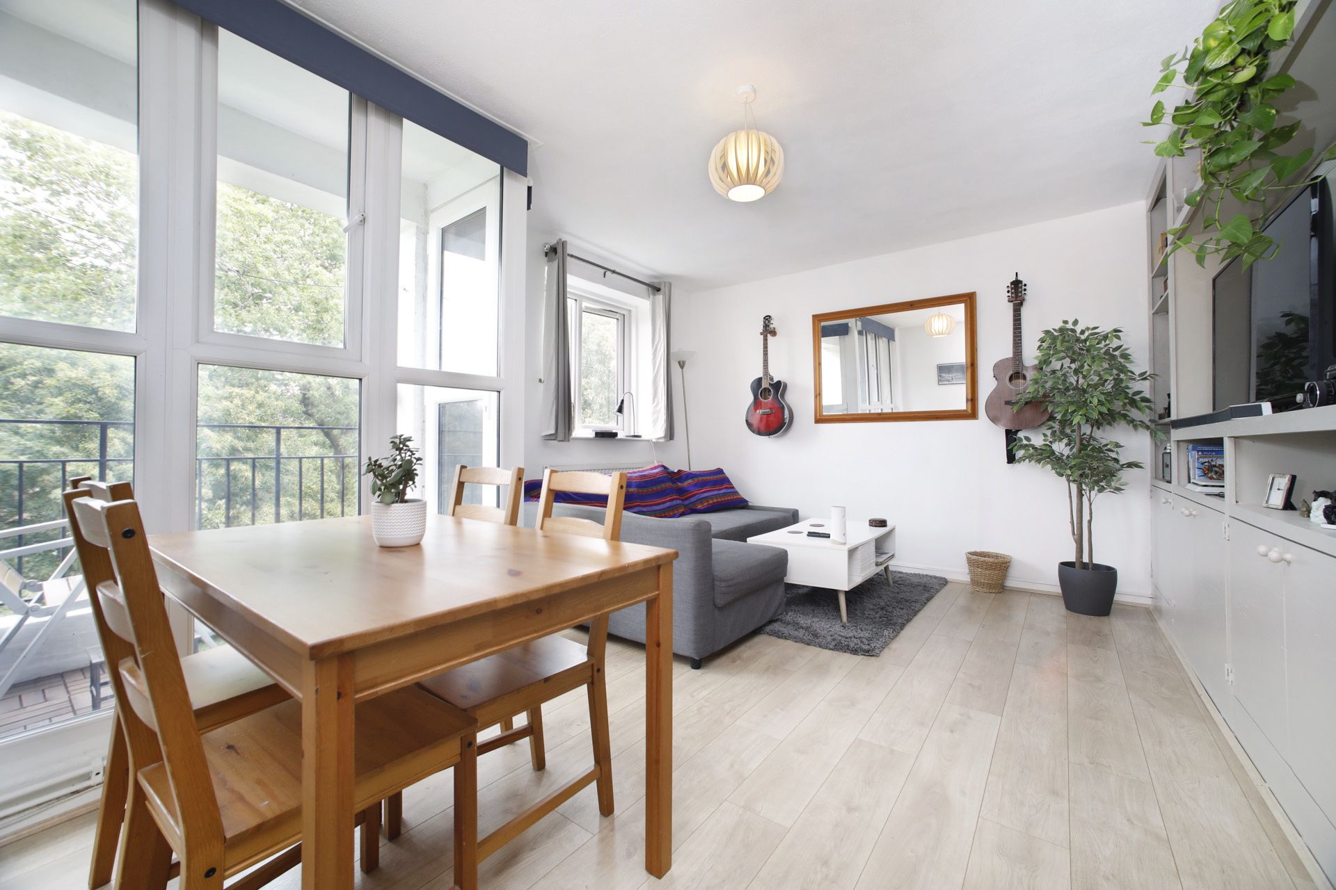 Innes Gardens, SW15 – Milton Stone